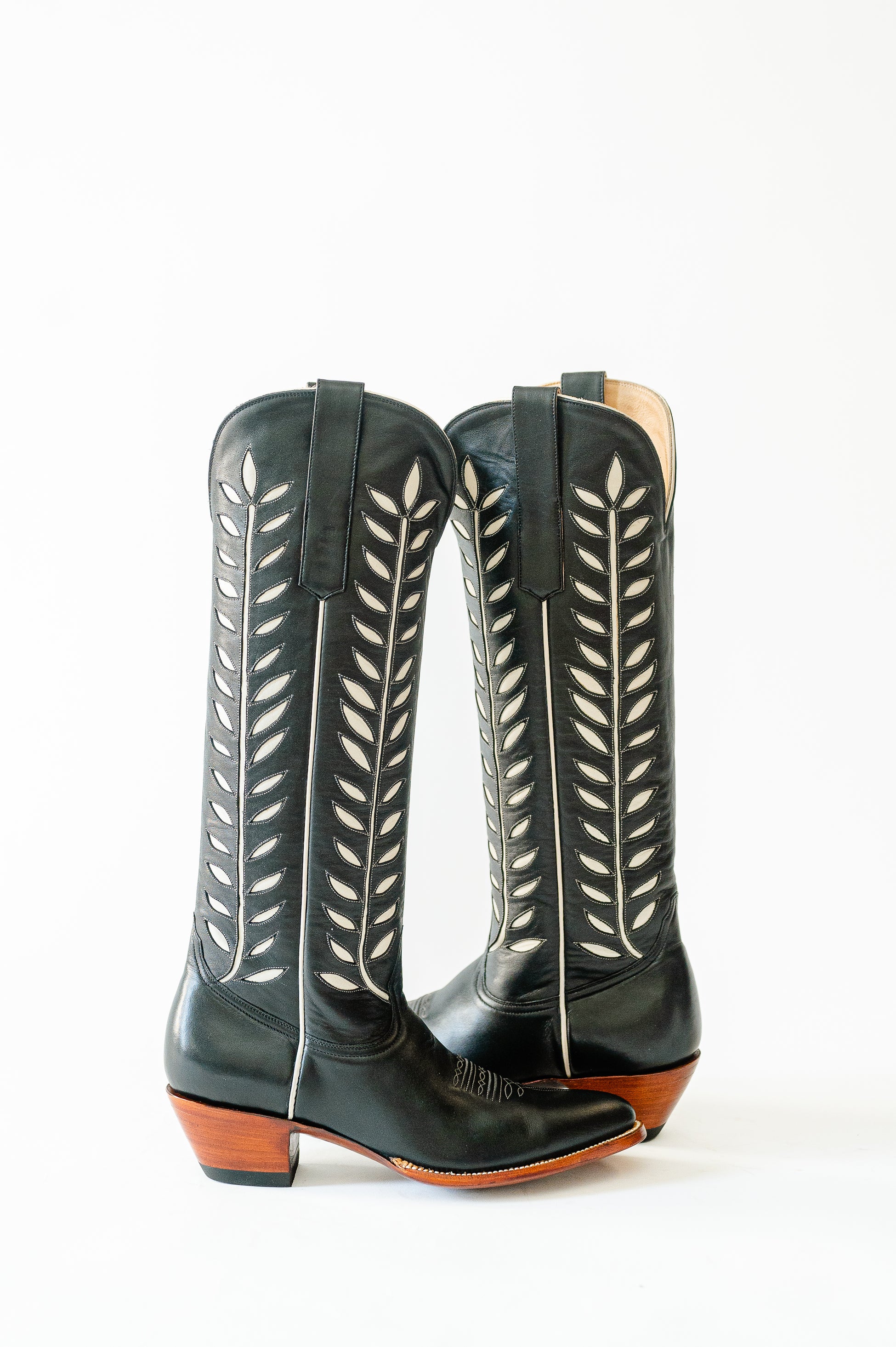 Rory Cowgirl Boot in Midnight – Petite Paloma